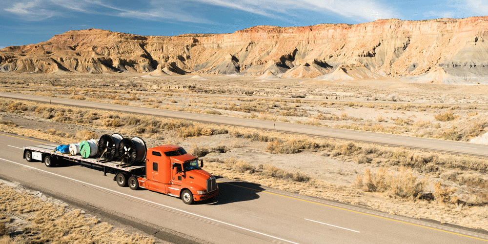 Dry Van vs. Flatbed Truck Driving: Which One Should I Choose?